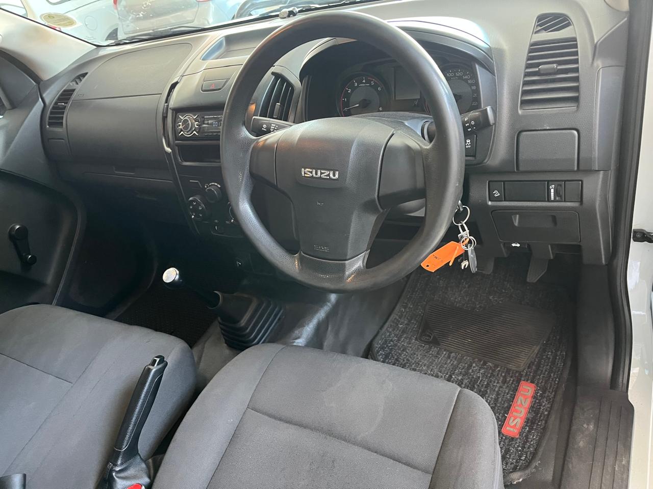 +-R5 599 p/m 2021 Isuzu D-Max 250 HO Fleetside Safety Single-Cab ...